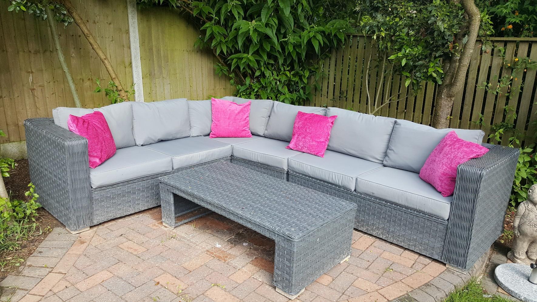Grey large rattan garden corner furniture in WR5 Wychavon für 75,00 ...