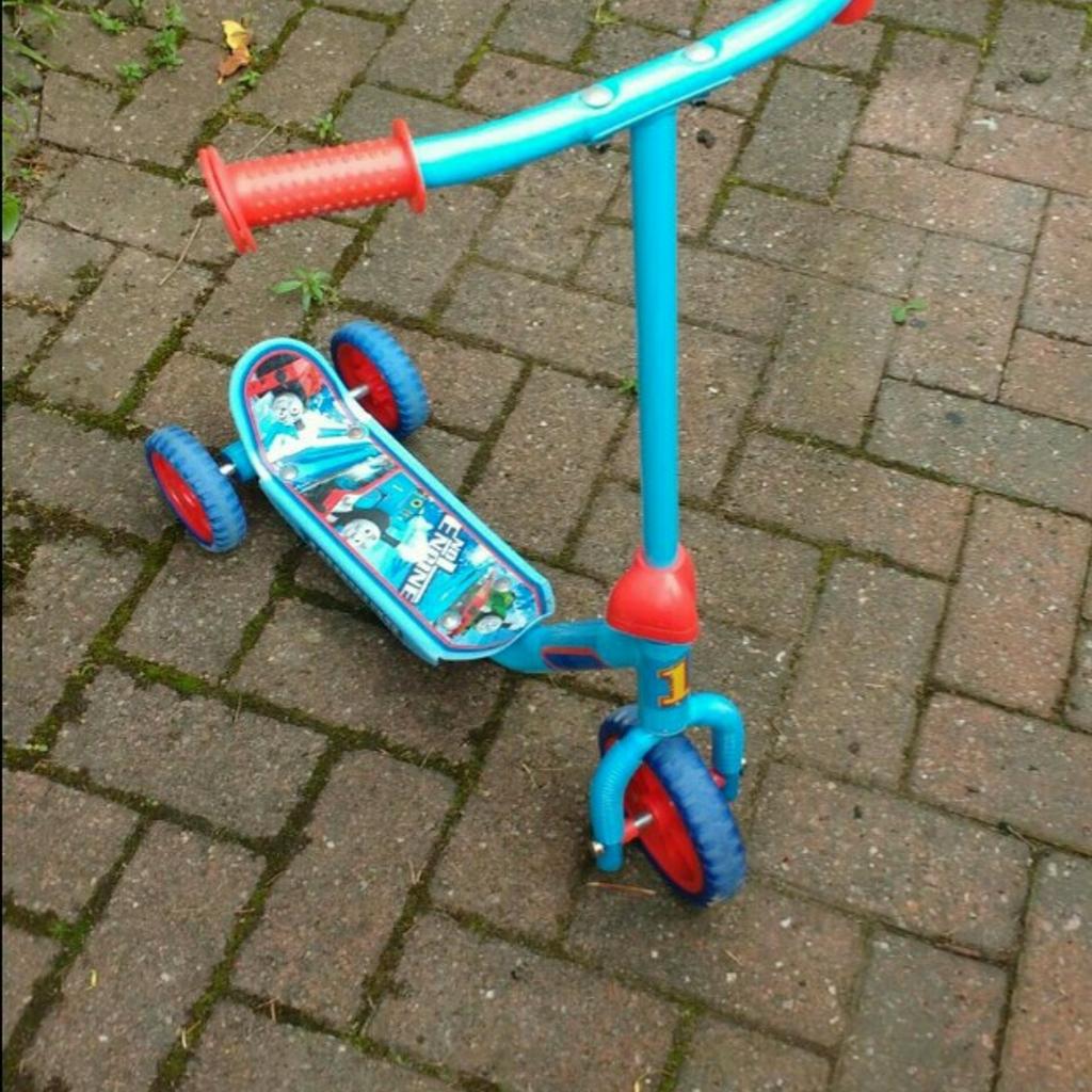Thomas the tank engine scooter in B13 Birmingham für £ 5,00 zum Verkauf ...