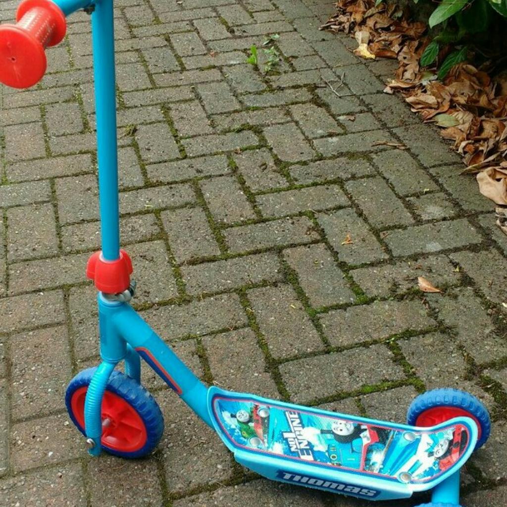 Thomas the tank engine scooter in B13 Birmingham für £ 5,00 zum Verkauf ...