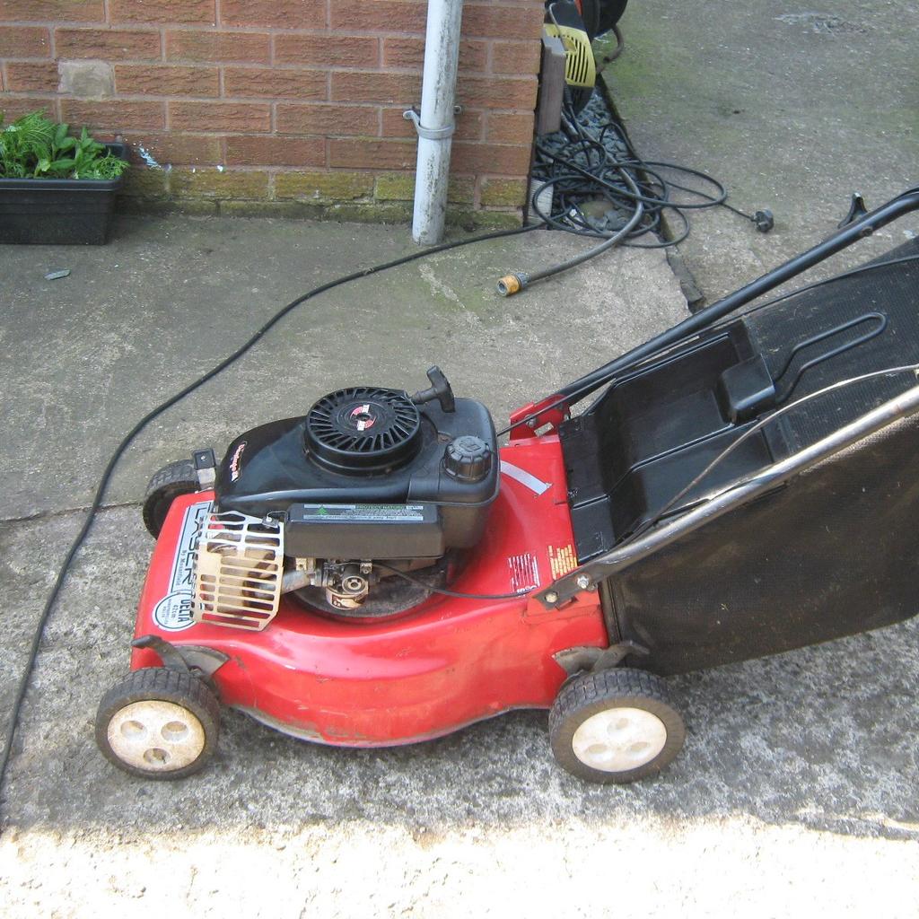 LAWN MOWER MOUNTFIELD PUSH in S44 Bolsover für 49,00 £ zum Verkauf ...