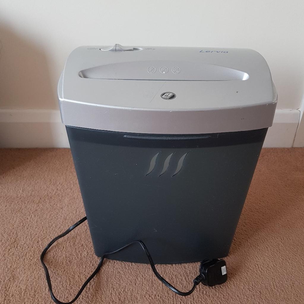Lervia Cross Cut Shredder. in E7 Newham für 15,00 £ zum Verkauf | Shpock DE