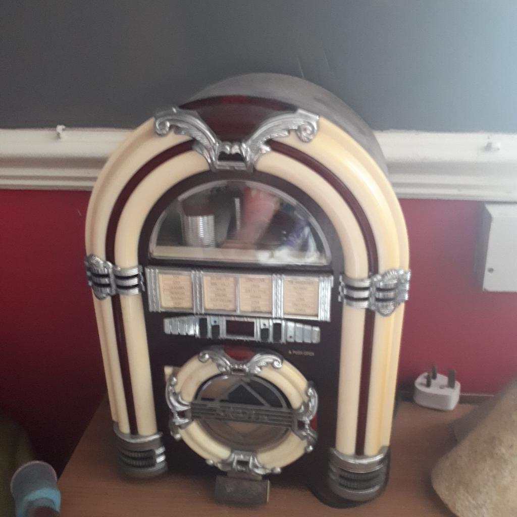 Juke box syle radio and cd player. in B63 Dudley für 15,00 £ zum ...