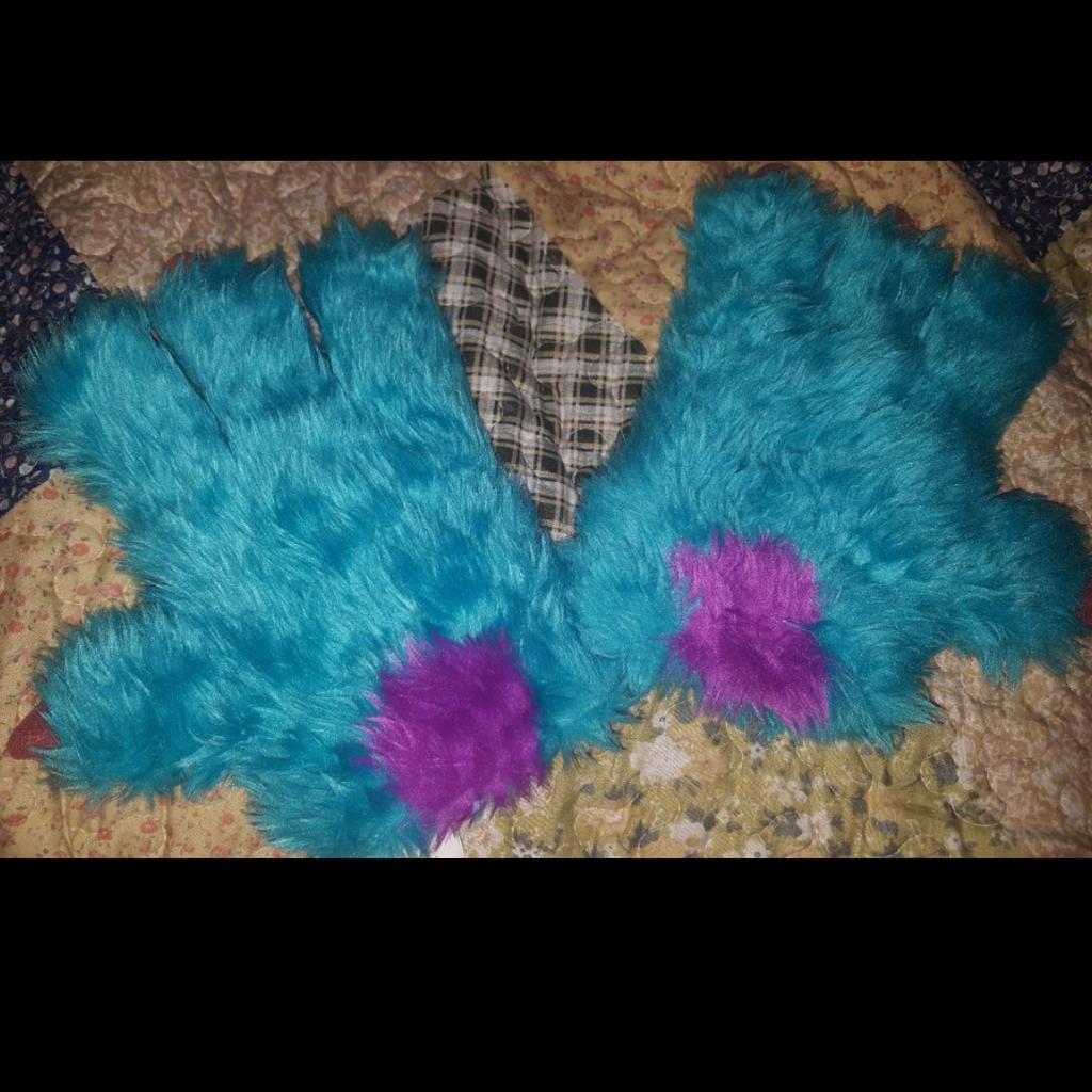 Disney pixar monsters inc kids sully gloves in B31 Birmingham for £0.50 ...