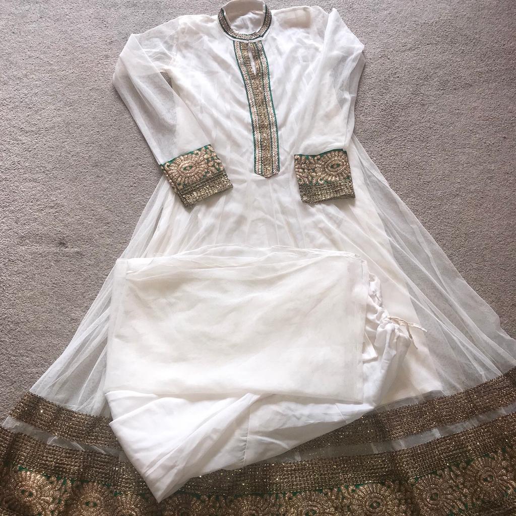 Indian/Pakistani anarkali in Colnbrook für £ 15,00 zum Verkauf | Shpock AT