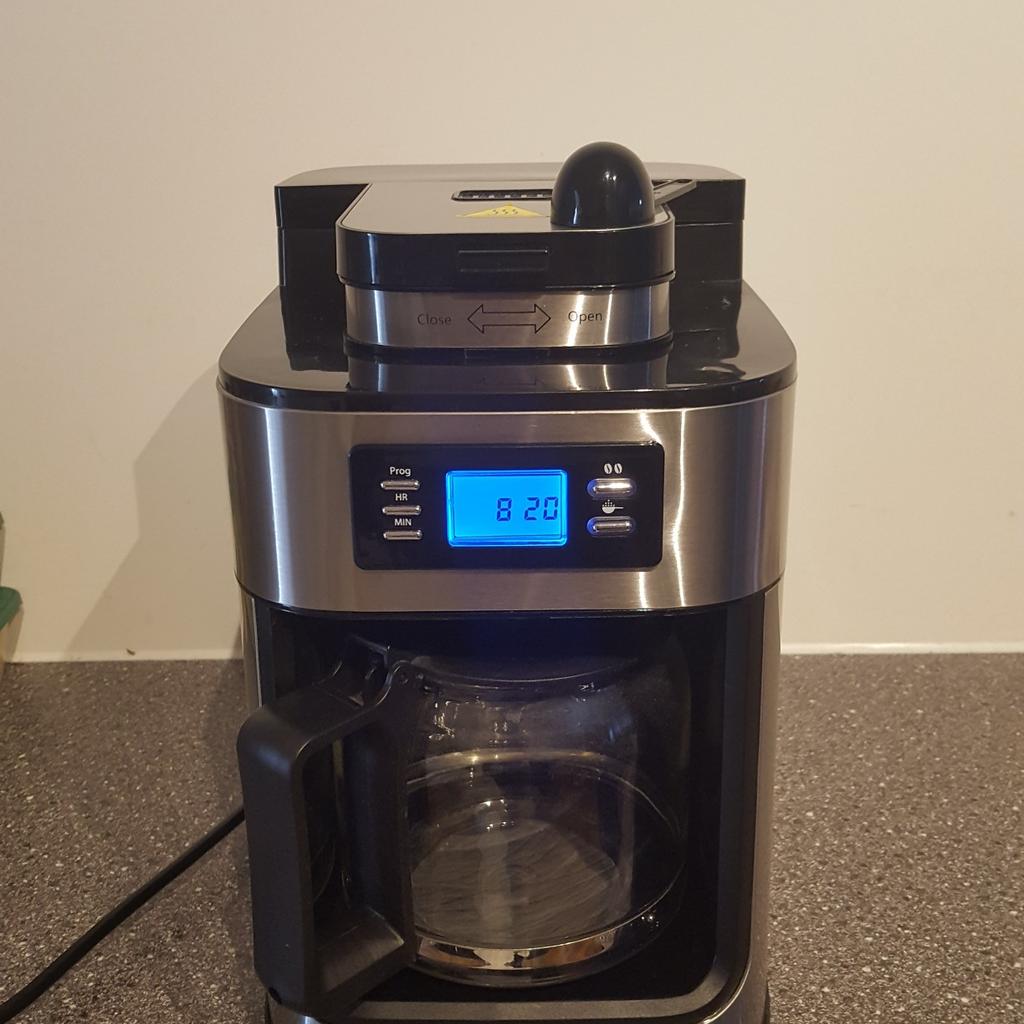 COFFEE MAKER built-in grinder in GU12 Rushmoor für 20,00 £ zum Verkauf ...