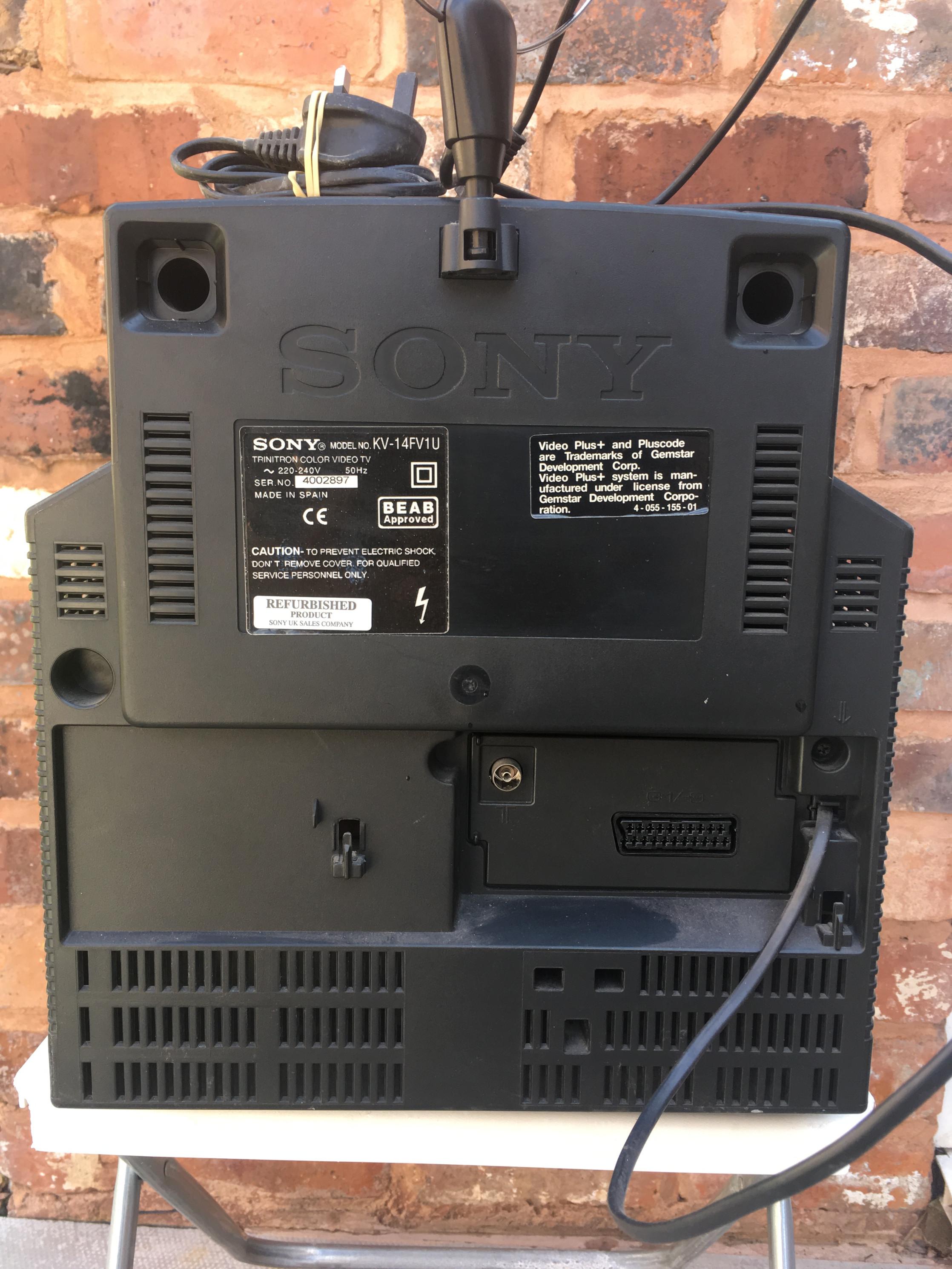SONY TRINITRON KV-14FV1U COLOUR COMBI TV VHS in WS10 Walsall for £20.00 ...
