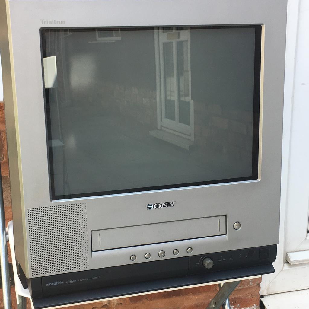 SONY TRINITRON KV-14FV1U COLOUR COMBI TV VHS in WS10 Walsall for £20.00 ...