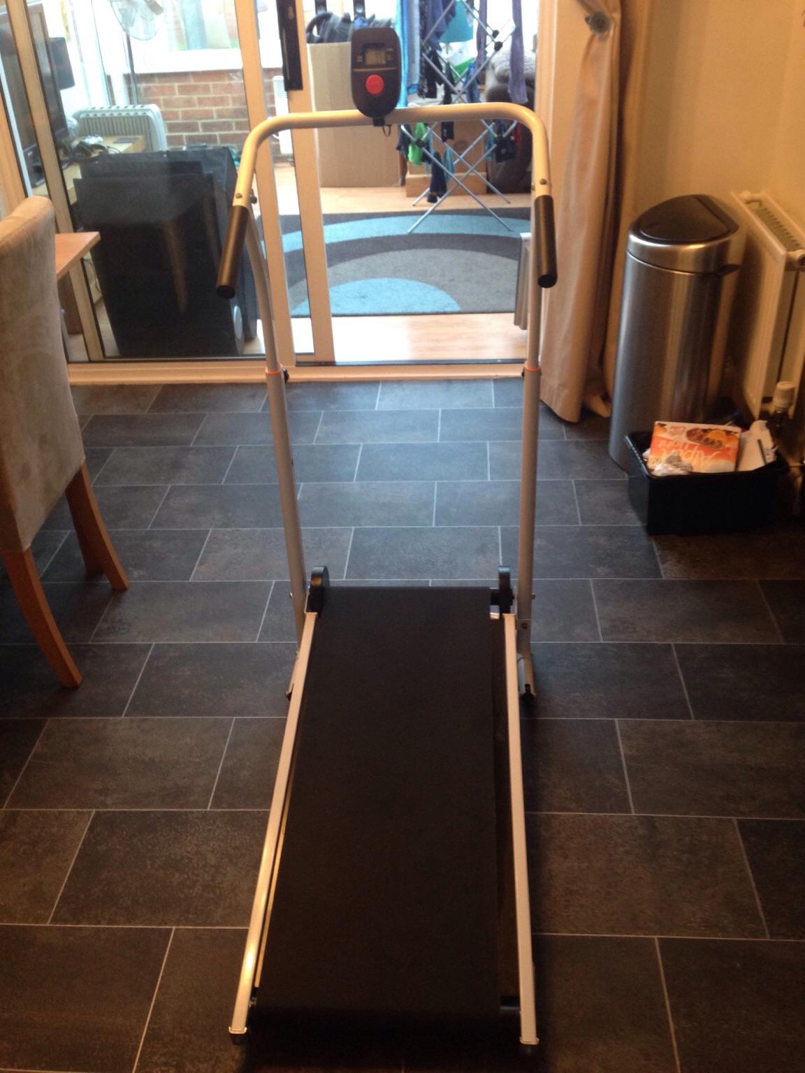 Manual running machine in RH10 Crawley für 10,00 £ zum Verkauf | Shpock DE
