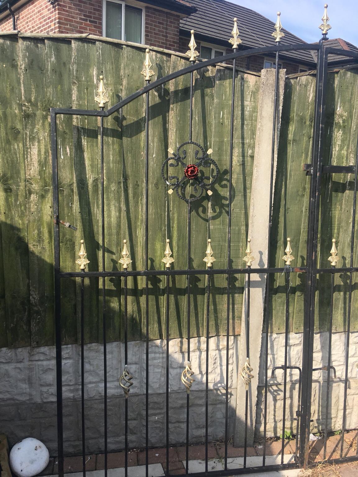 Wrought iron double gates in St Helens für 80,00 £ zum Verkauf | Shpock DE