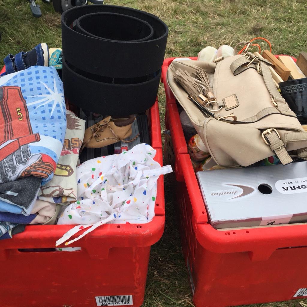 Two big crates worth of car boot items in SO31 Eastleigh für 5,00 £ zum ...