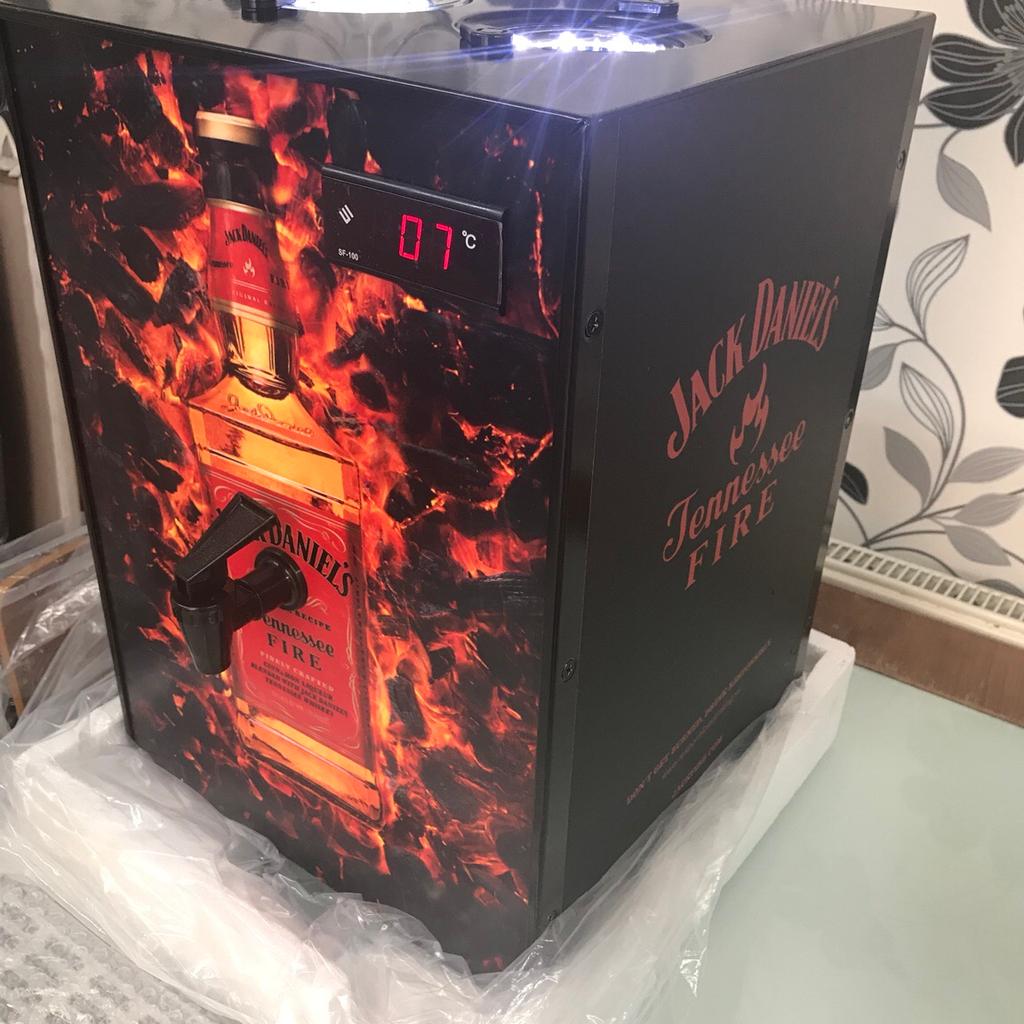 Jack Daniels Liquor Chiller, New, Very Rare in L35 Helens für 120,00 ...