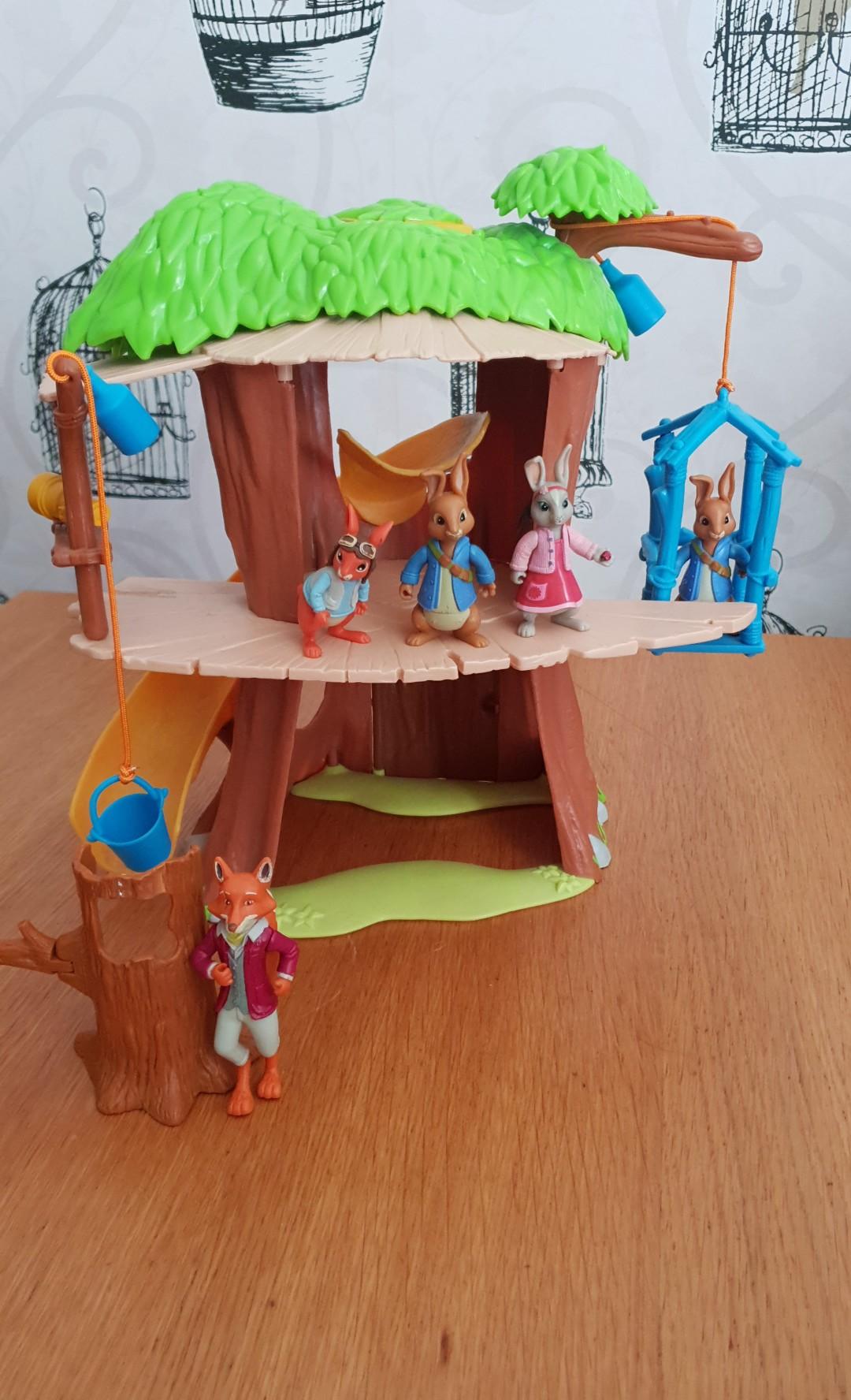 Peter rabbit tree house in HD2 Kirklees für £ 20,00 zum Verkauf | Shpock AT