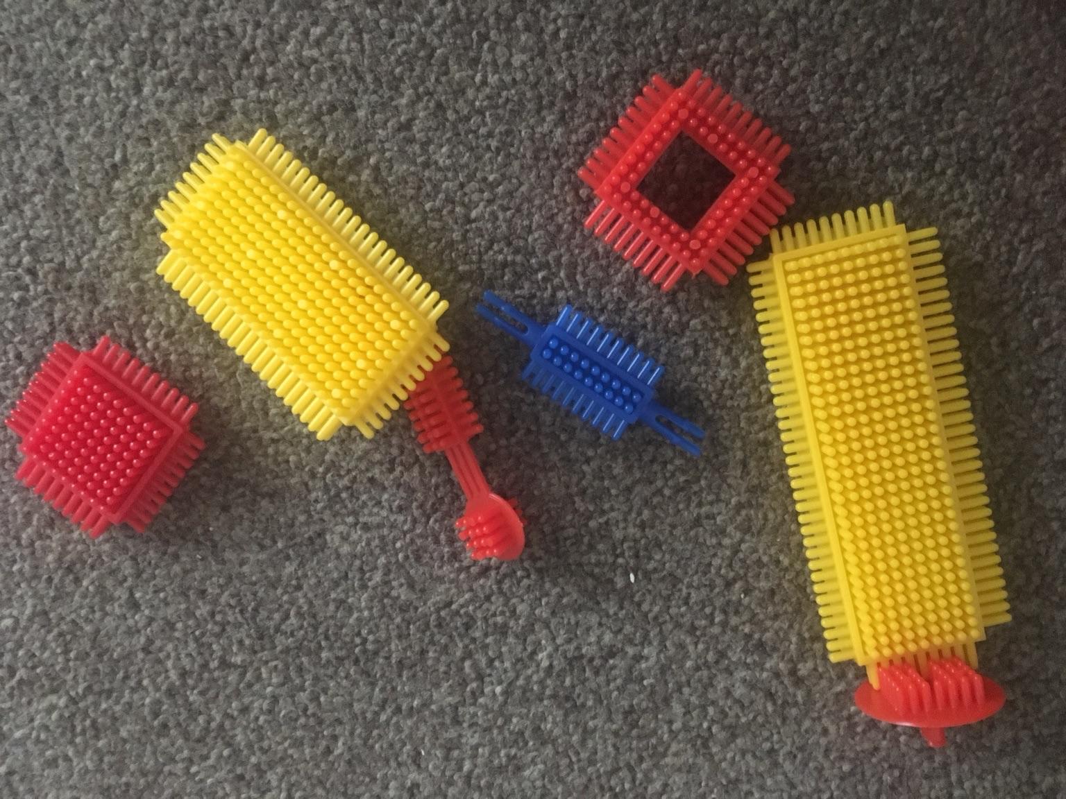 box of fun bricks (like stickle bricks) in WS9 Walsall für £ 5,00 zum ...