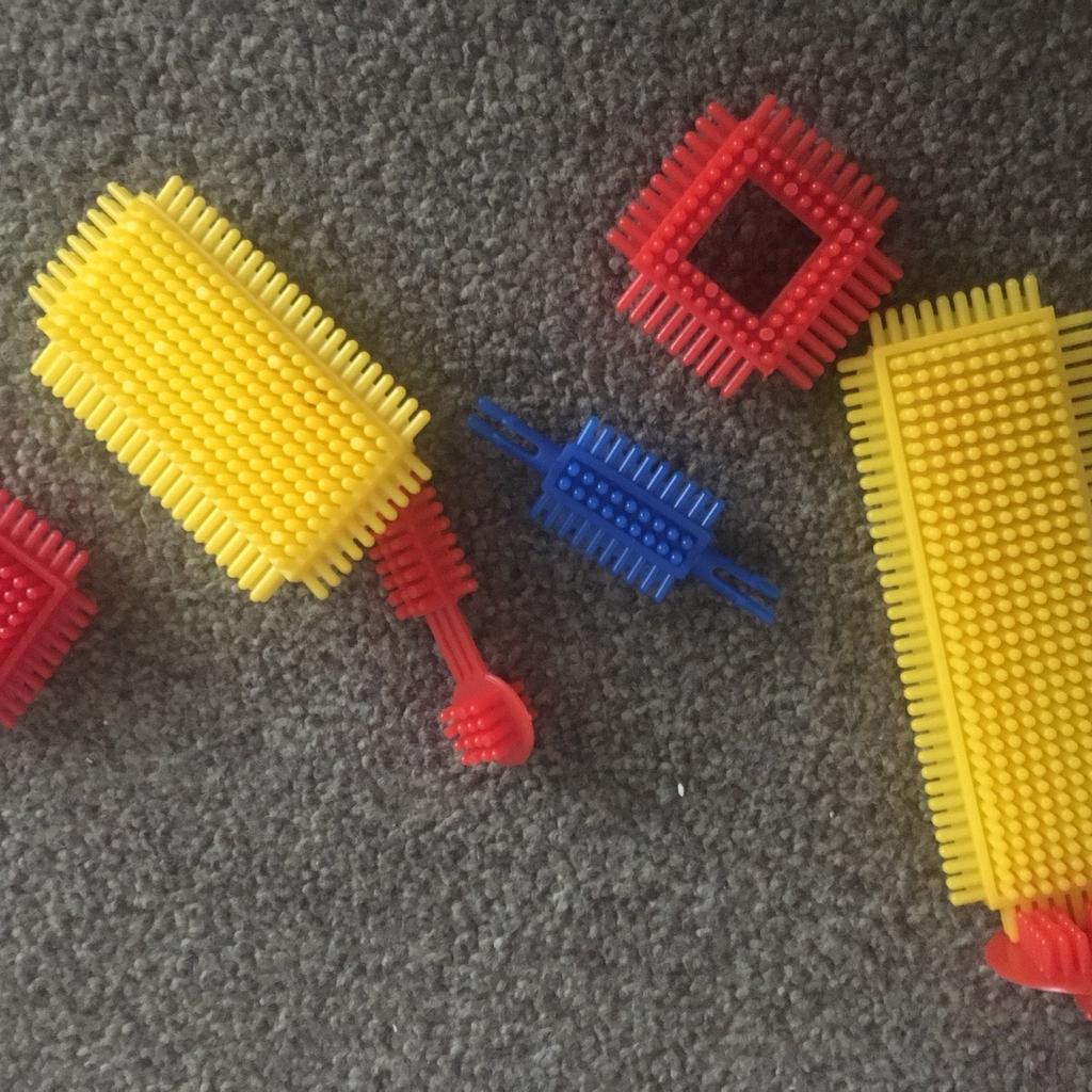 box of fun bricks (like stickle bricks) in WS9 Walsall für £ 5,00 zum ...