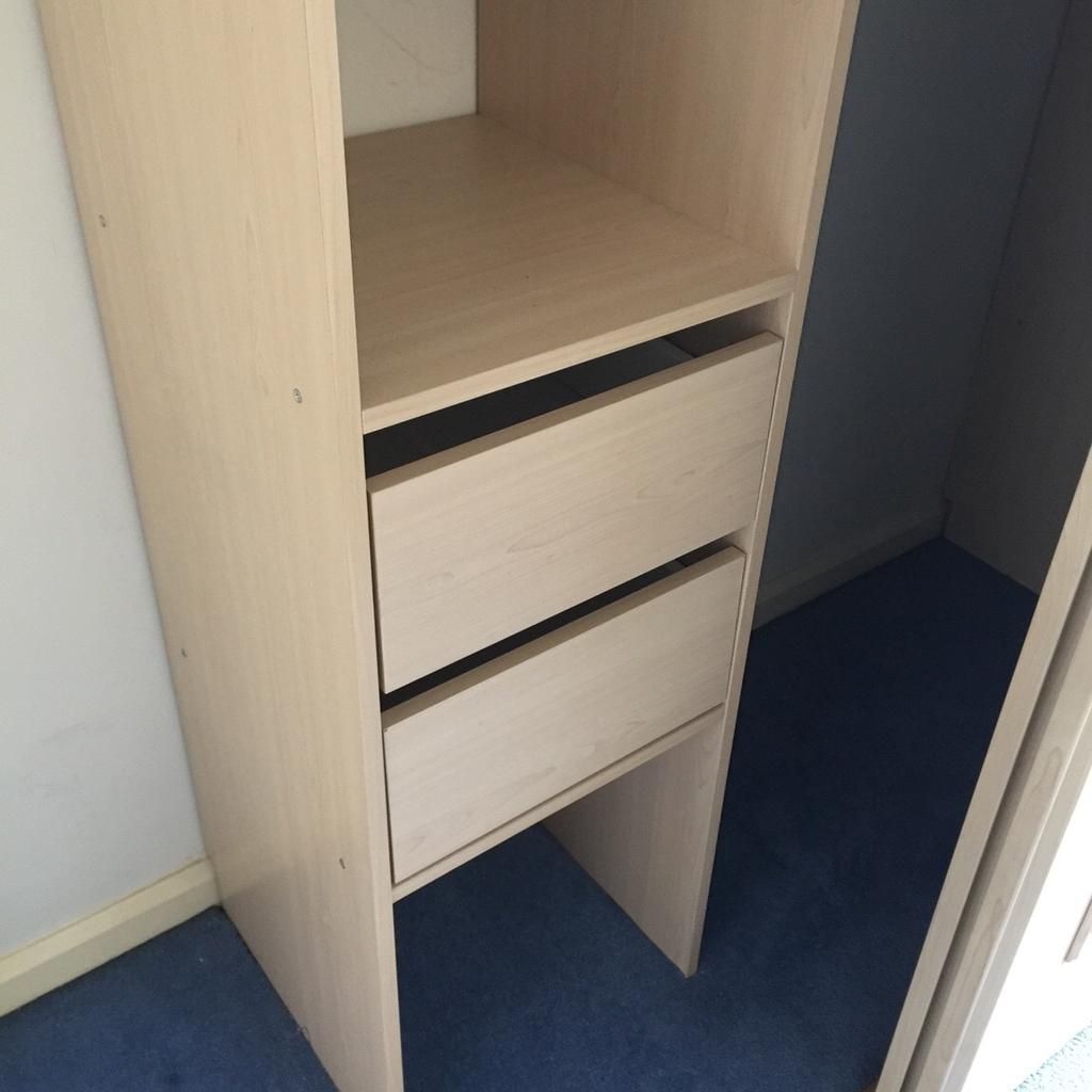 Fitted wardrobe with sliding doors in WF3 Wakefield für £ 30,00 zum ...