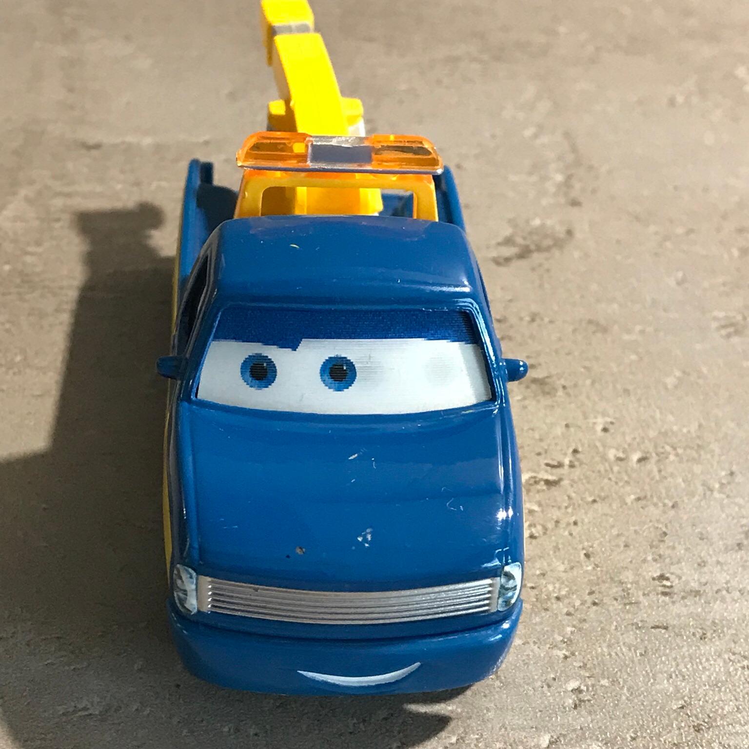 Disney Pixar Cars: Renn-Abschleppwagen Tom in 67071 Ludwigshafen am ...