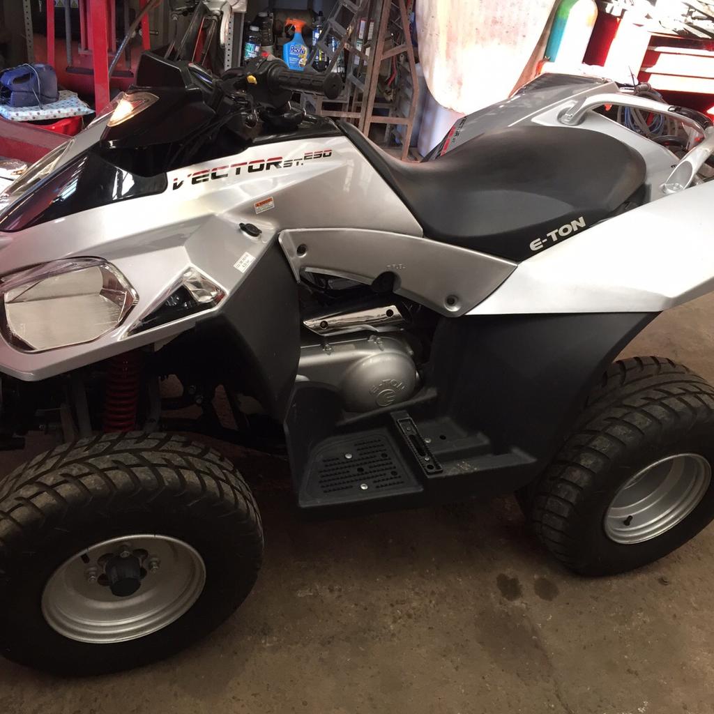 2005 Eton vector 250cc Road legal quad bike in S40 Chesterfield für £ 1 ...