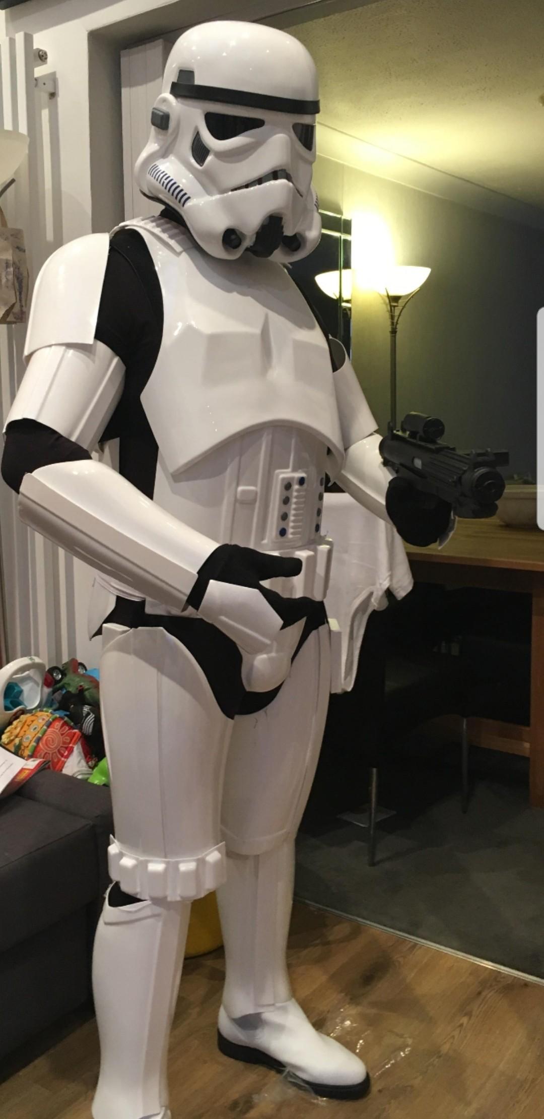 Full Stormtrooper Armour Open to Offers in GU22 Woking für 690,00 £ zum ...