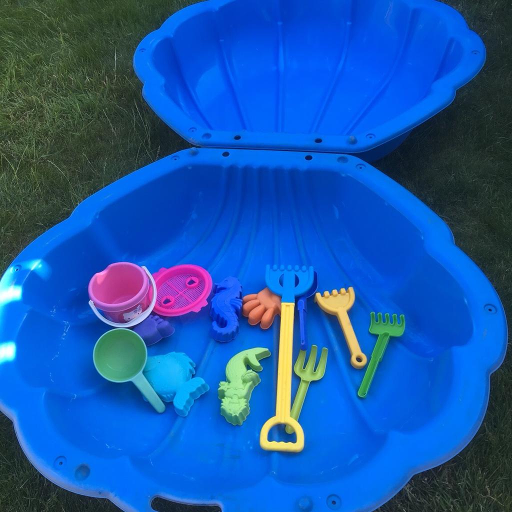 Clam shell sand pit / paddling pool in North Tyneside for £10.00 for ...