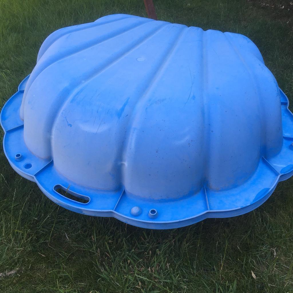 Clam shell sand pit / paddling pool in North Tyneside für 10,00 £ zum ...