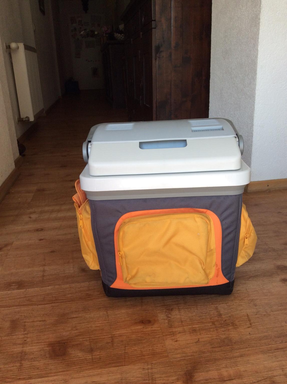 Mobicool elektrische Kühlbox inkl. Adapter in 6080 Innsbruck für € 40 ...