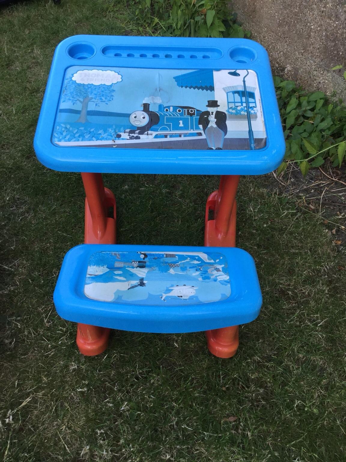 Thomas the tank engine table for kids in HA2 Harrow für gratis zum ...