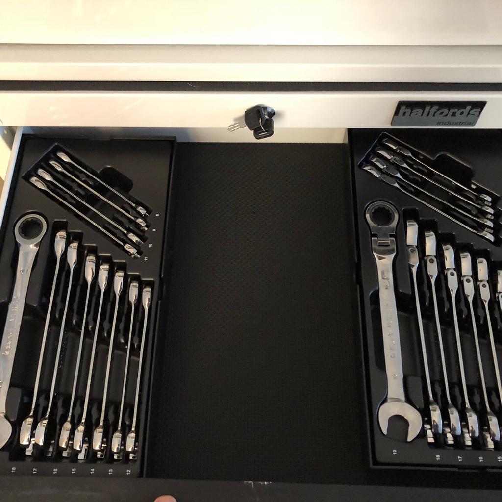 Halfords tool box and tools, in SG1 Stevenage für 650,00 £ zum Verkauf ...