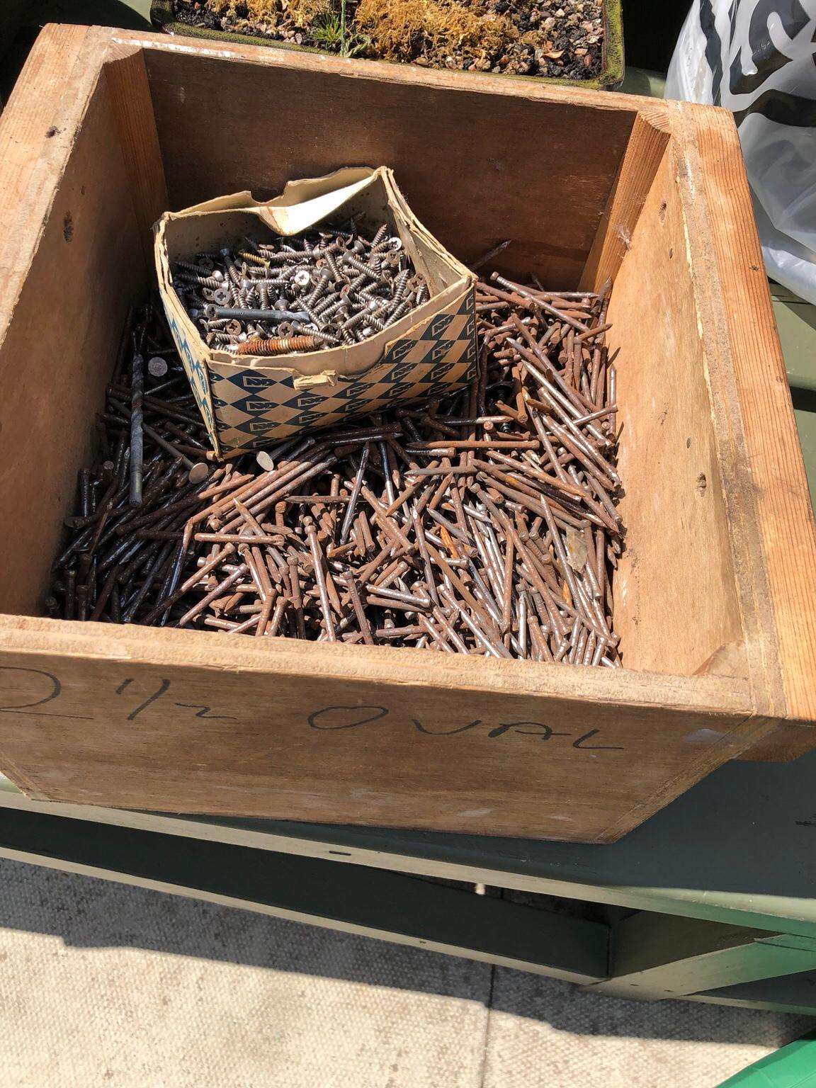 Large box of Nails in BB1 Blackburn für 5,00 £ zum Verkauf | Shpock DE