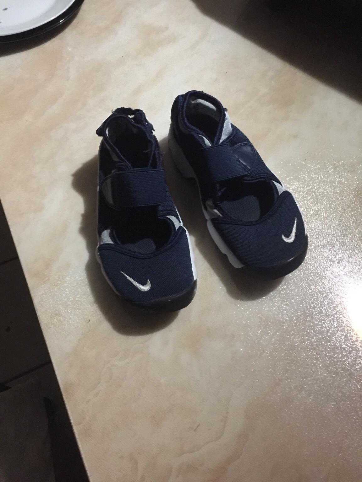 Nike air rifts kids in B33 Birmingham für 20,00 £ zum Verkauf | Shpock DE