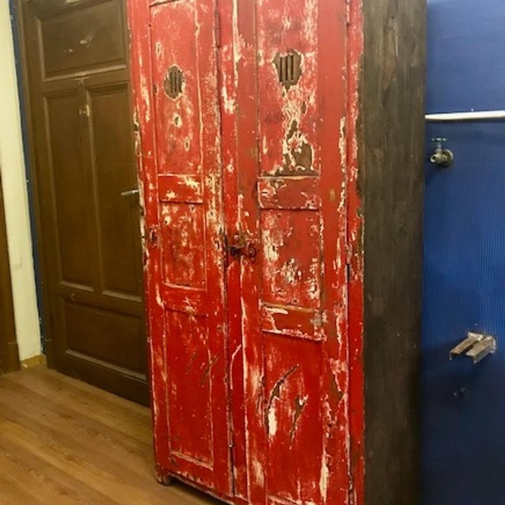 Vintage / Industrieller Holz Spind / Schrank in 8010 Graz für 320,00 ...