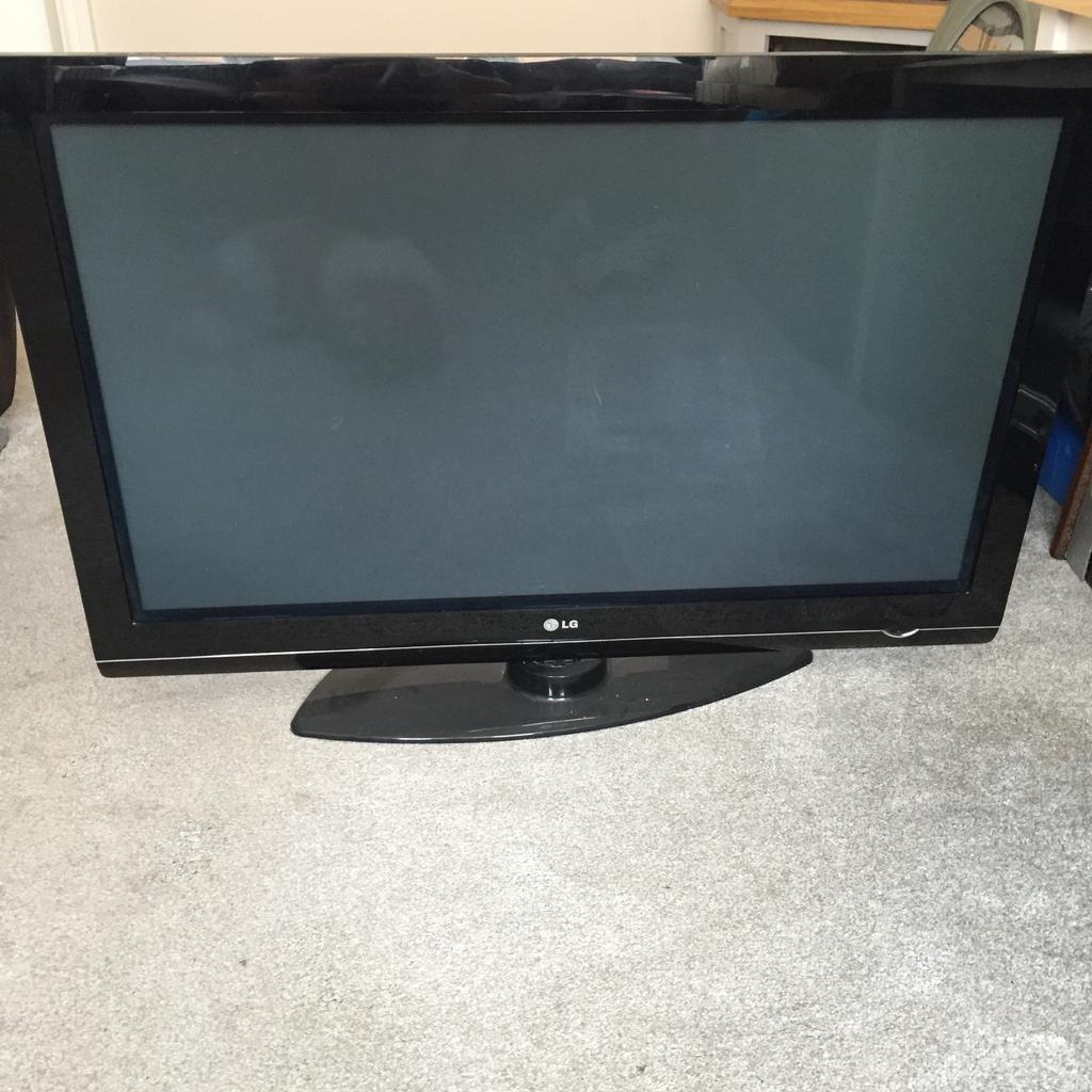 42 inc LG TV in DY3 Dudley für 25,00 £ zum Verkauf | Shpock DE