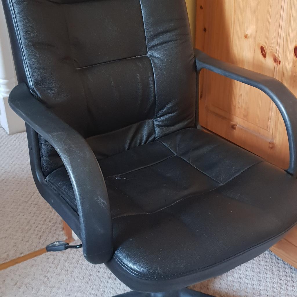 HEIGHT ADJUSTABLE/RECLINING OFFICE CHAIR in B15 Birmingham für £ 10,00 ...