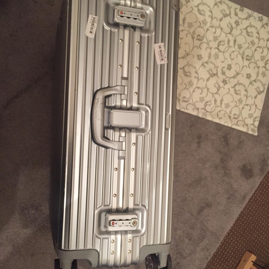 Rimowa suitcase replica pre owned in E14 Hamlets für 70,00 £ zum ...