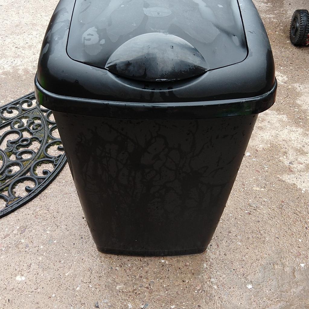 Black kitchen bin in ST4-Trent für 5,00 £ zum Verkauf | Shpock DE