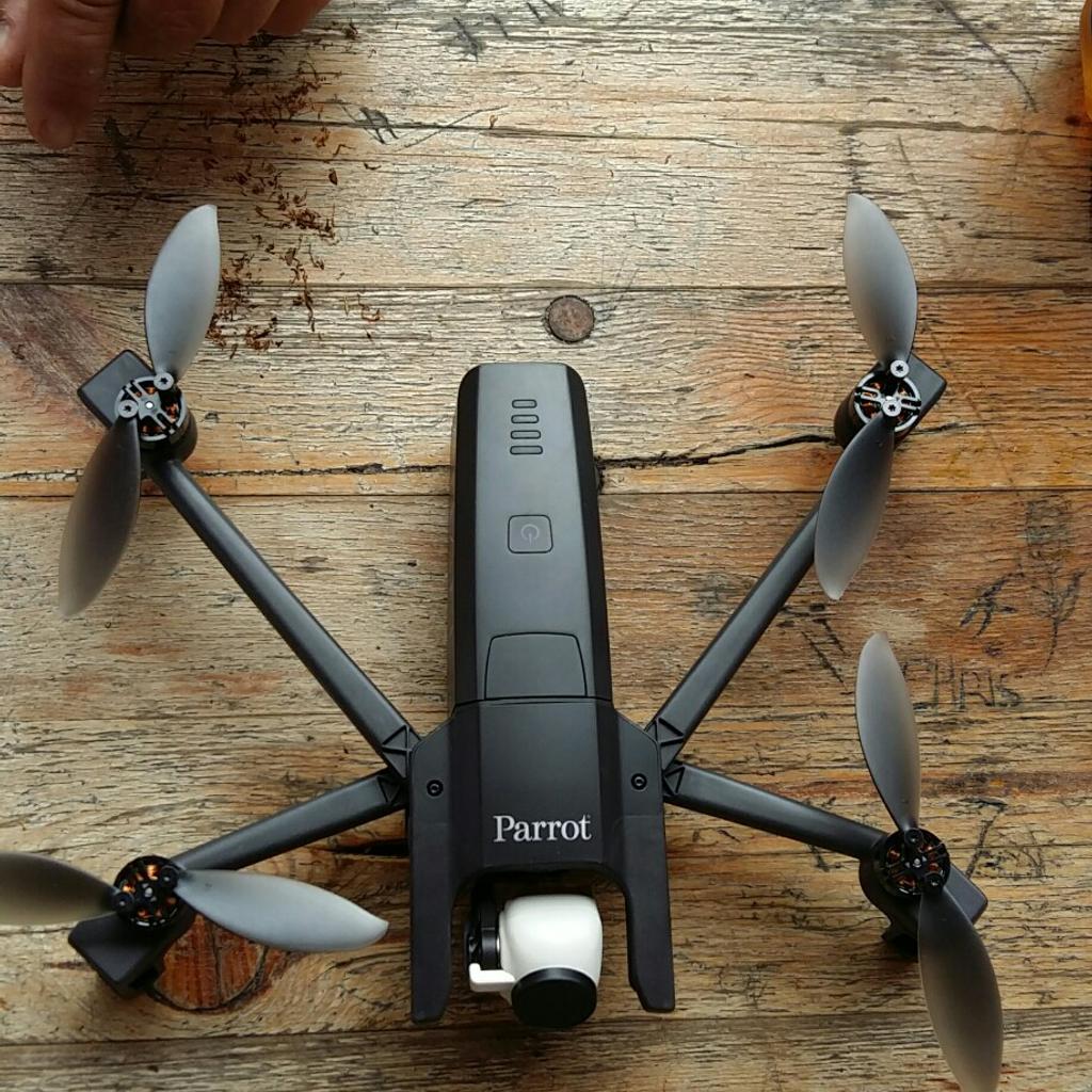 Quadrocopter Parrot/Anafi in 6850 Dornbirn für € 480,00 zum Verkauf ...