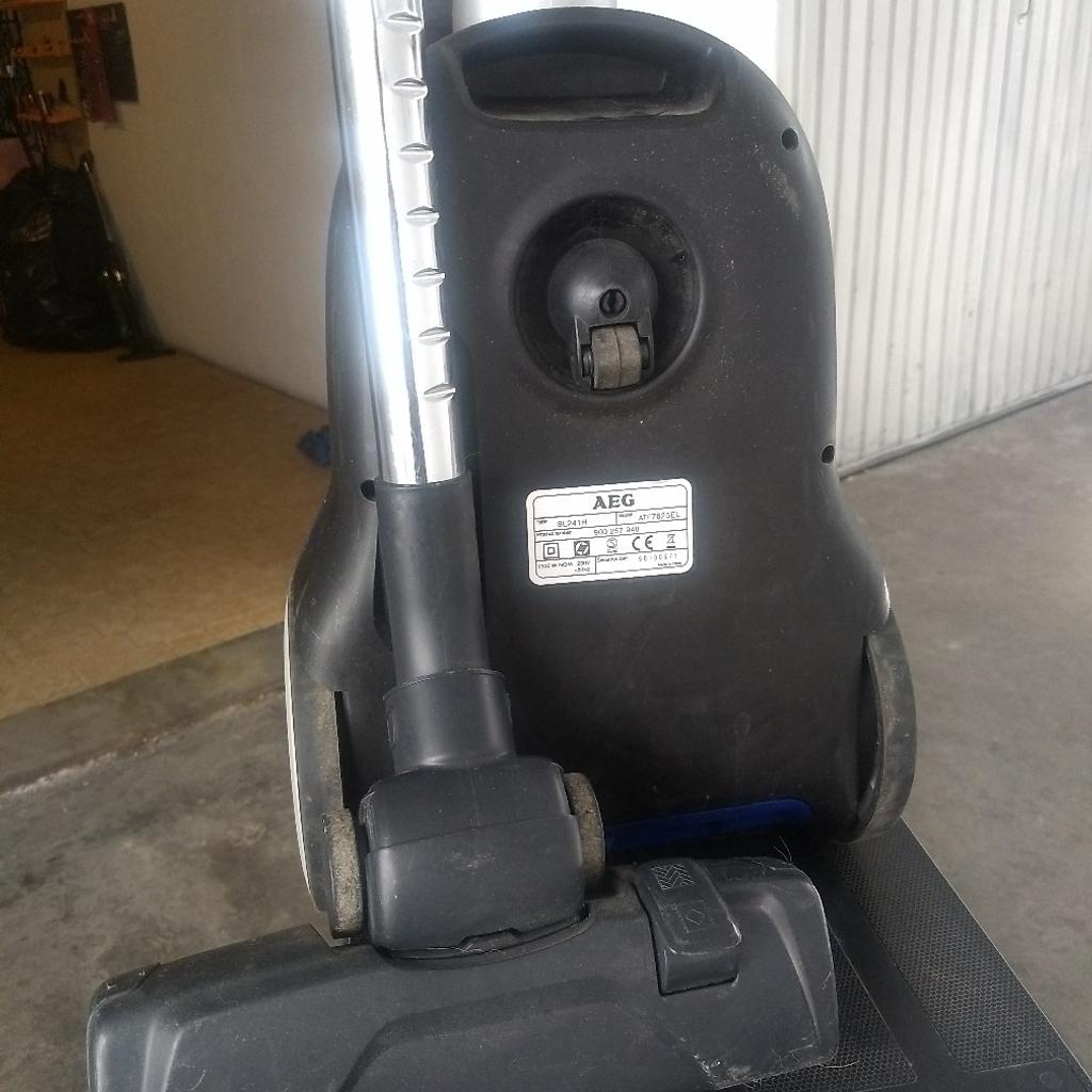 Aspiratore Cyclonic AEG senza sacco in 40069 Zola Predosa für 30,00 ...