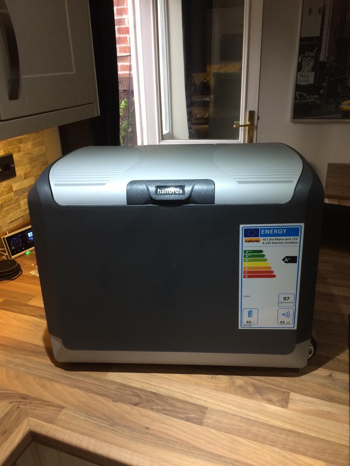 Halfords electric cool box in DN4 Doncaster für 50,00 £ zum Verkauf ...