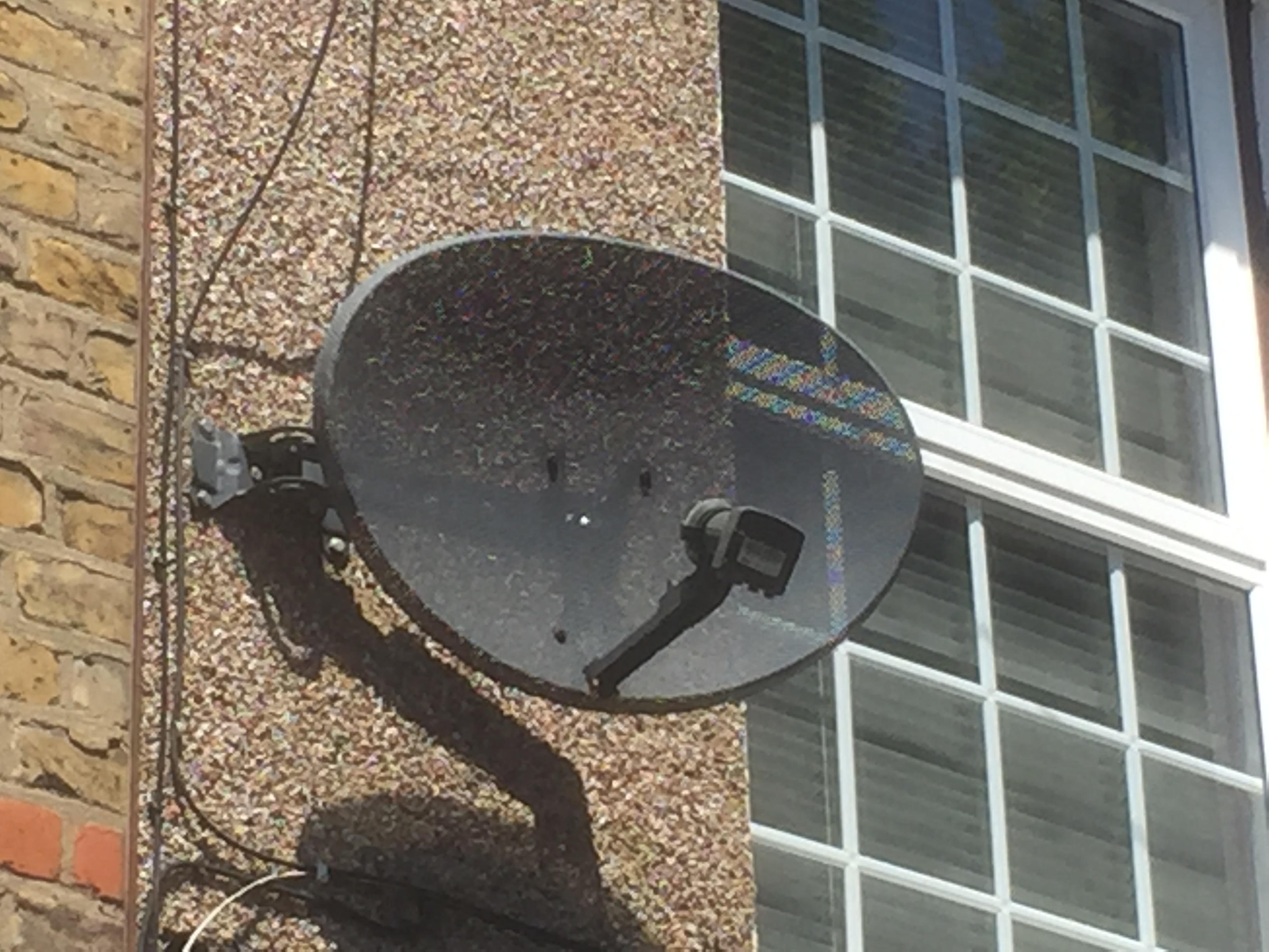 sky satelite dish with quad LNB in E13 London Borough of Newham für £ ...