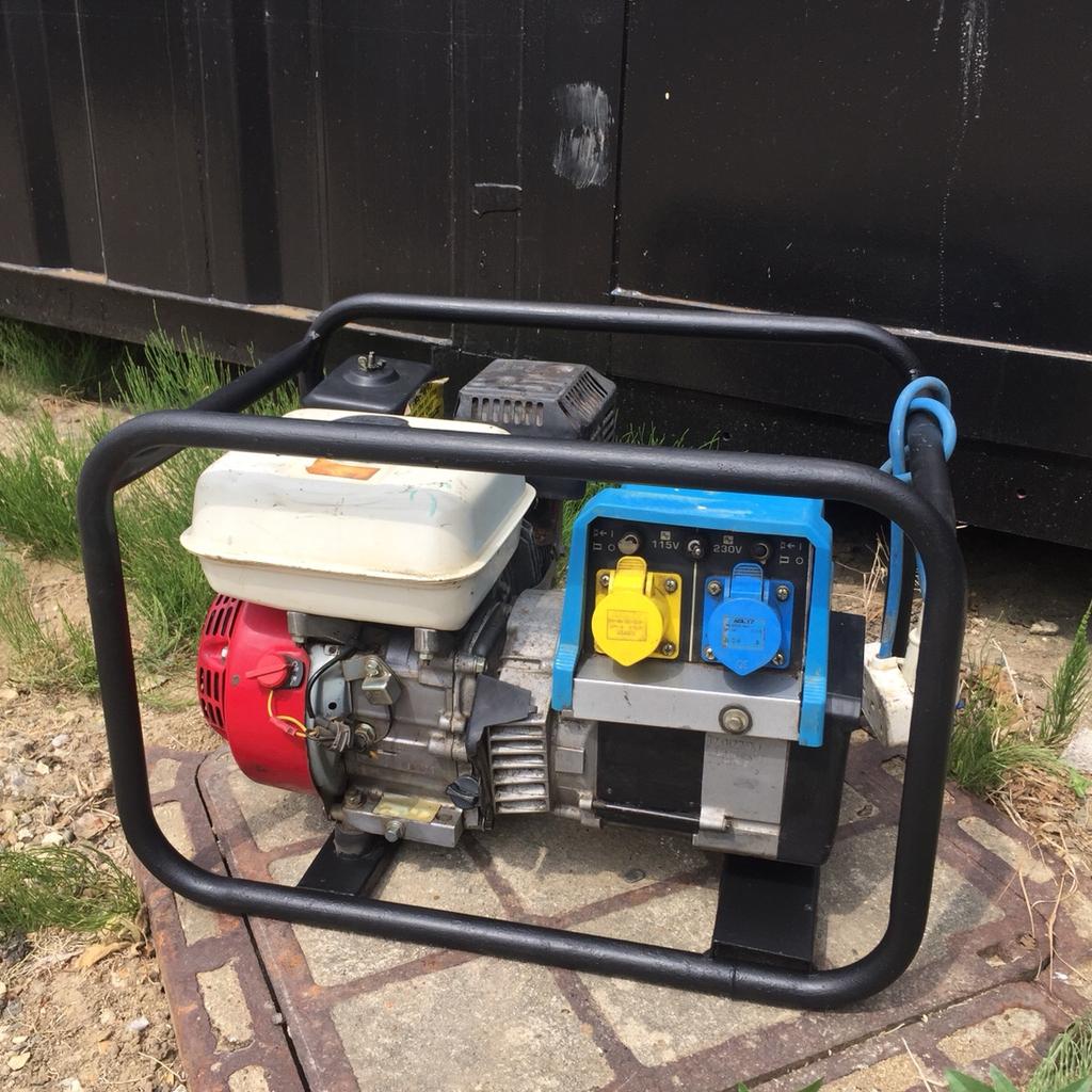 Generator in CO9 Braintree für £ 145,00 zum Verkauf | Shpock AT