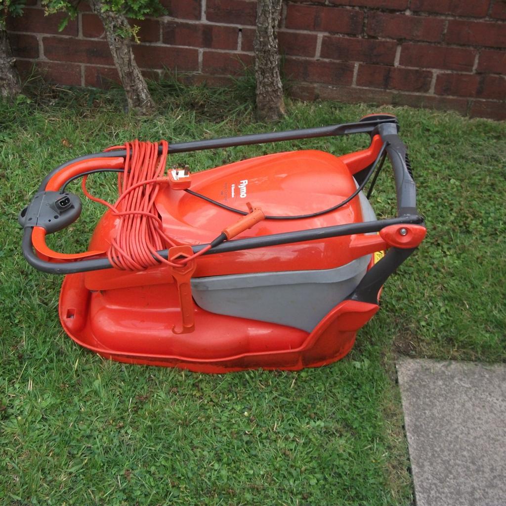 Flymo Lawn Mower in SK5 Stockport für 30,00 £ zum Verkauf | Shpock DE