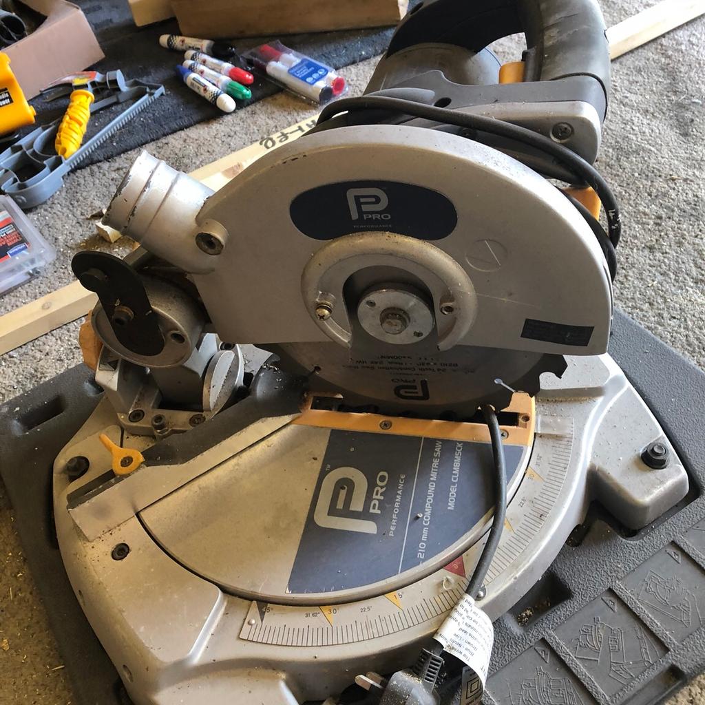 Pro performance compound 210mm mitre saw in DA2 Dartford für 25,00 ...