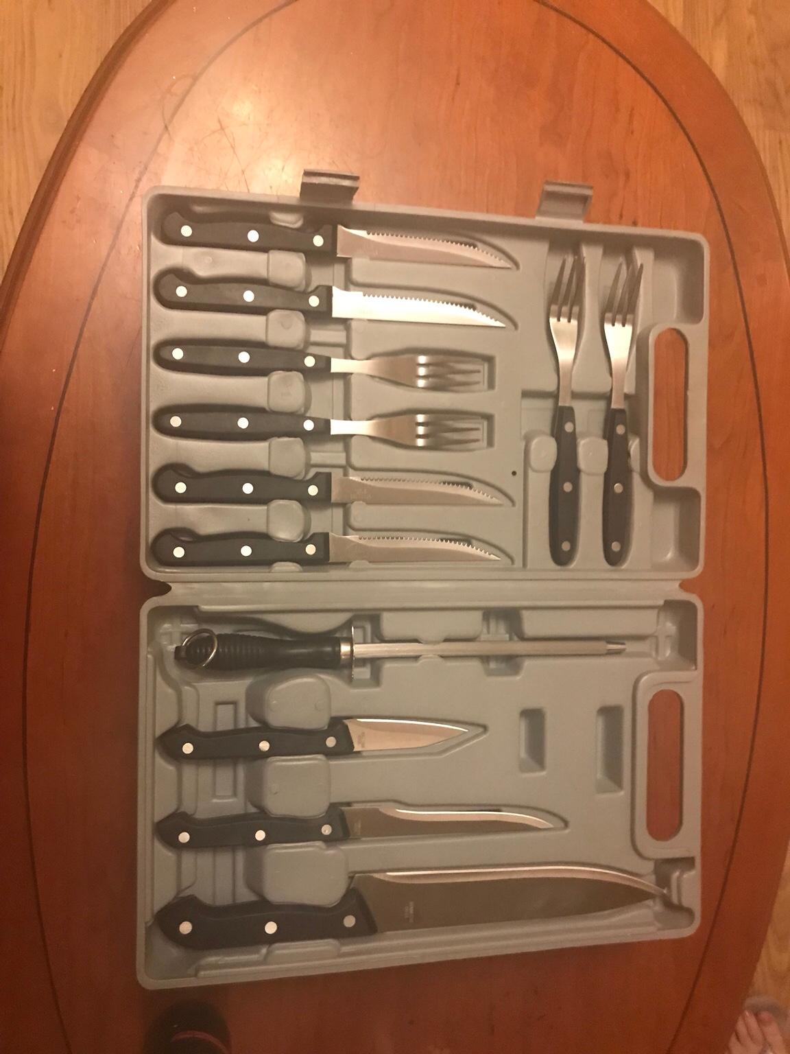 12 PC knife set in E17 London Borough of Waltham Forest für 15,00 £ zum ...