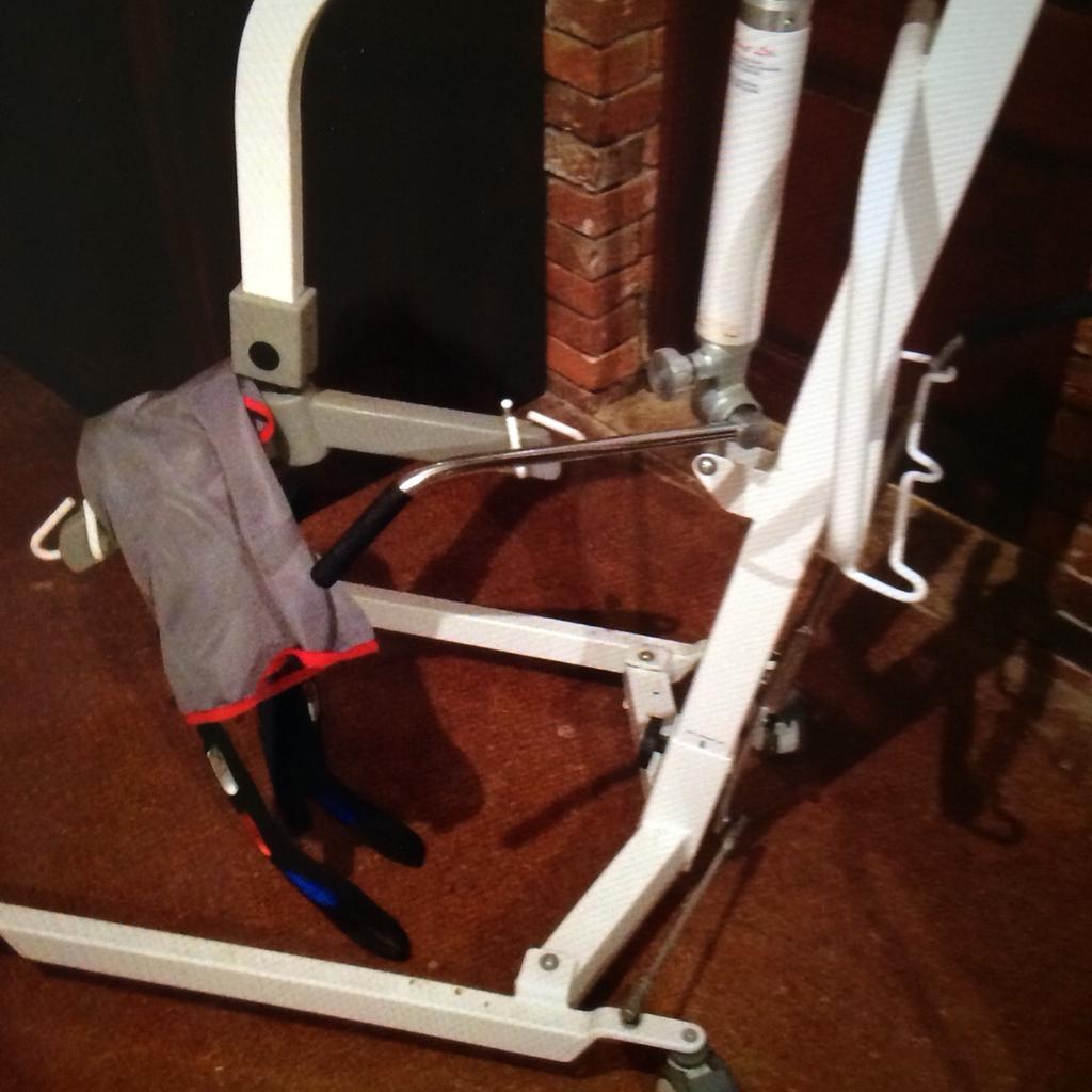 Hoist - university graduate 150 able aid in CM3 Chelmsford for £20.00 ...