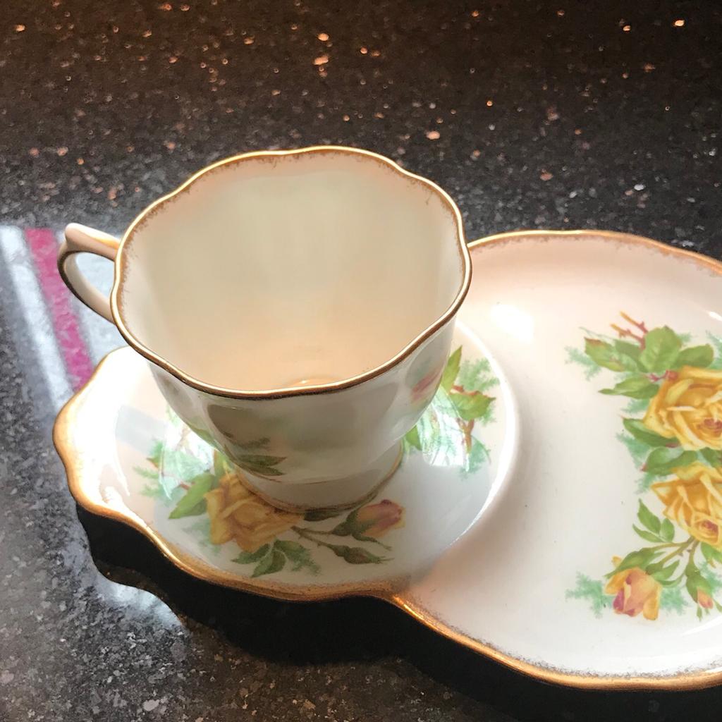 Royal Albert Tea Rose cup and snack plate in Cadoxton-juxta-Neath für ...