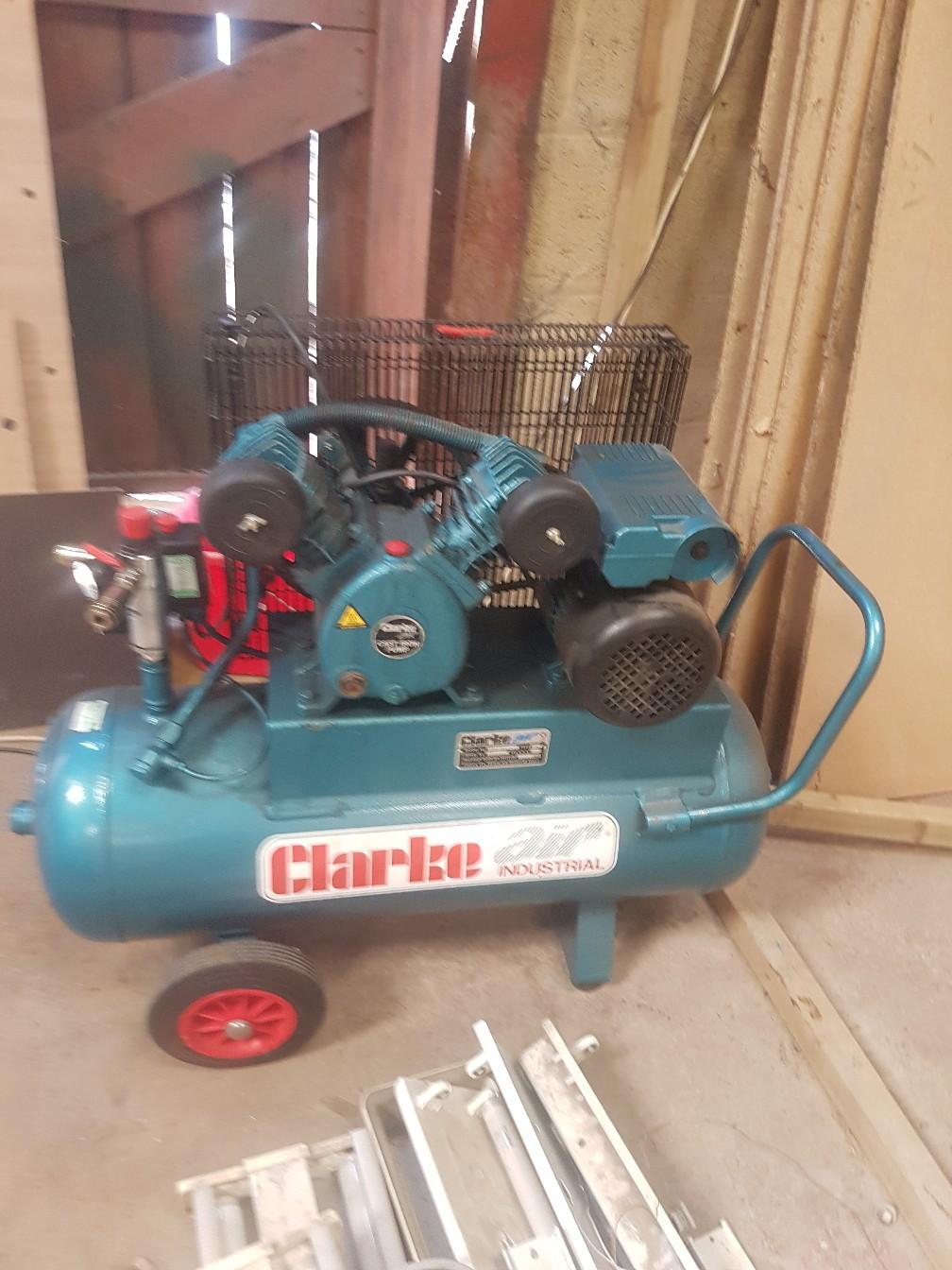 Clarke industrial compressor 50L excellent c in WN8 Lancashire für 225 ...
