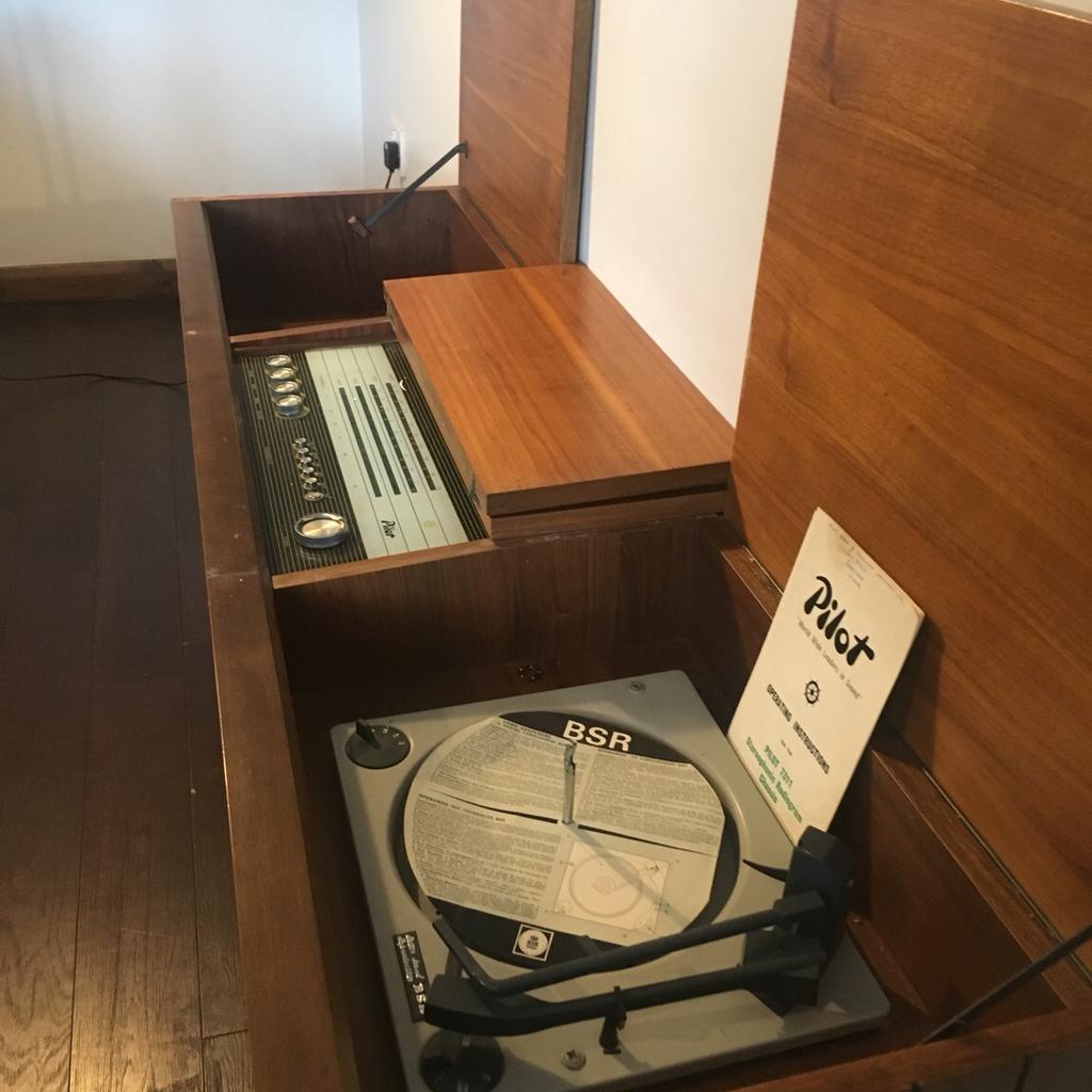 Pilot vintage radiogram sideboard on hairpins in Fenland für 60,00 ...