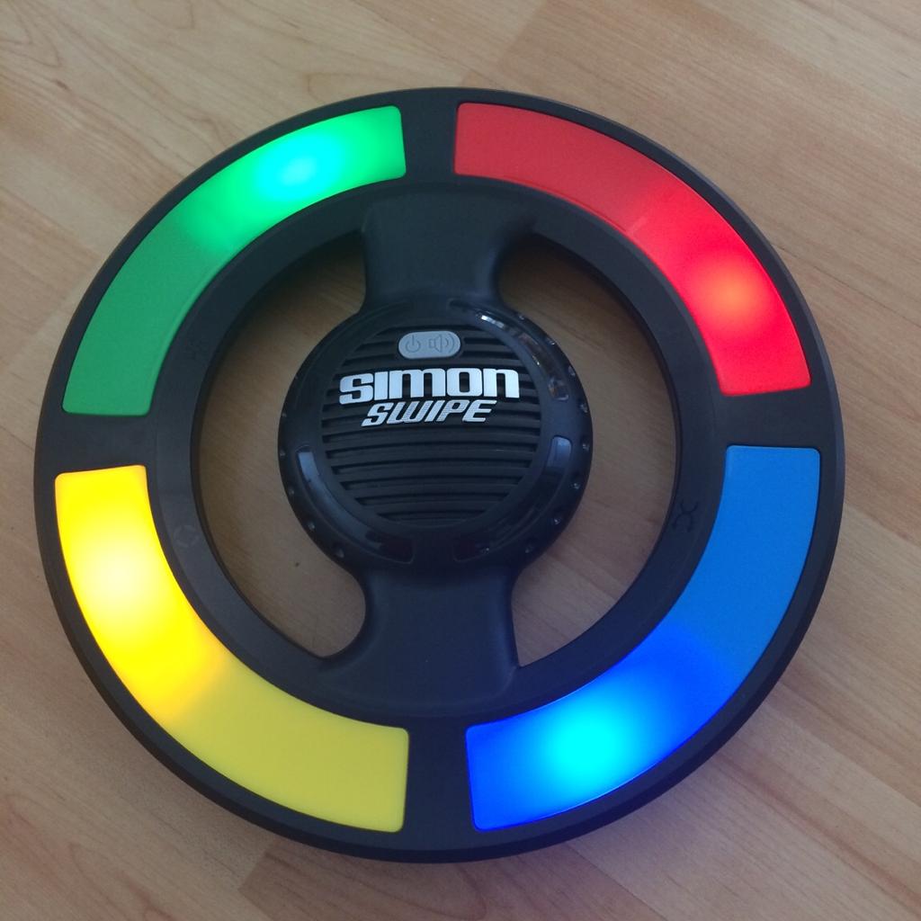 Simon swipe game in B61 Bromsgrove für 4,00 £ zum Verkauf | Shpock DE