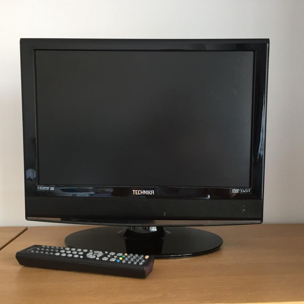 Technika TV with built in DVD player in CM2 Chelmsford für 30,00 £ zum ...