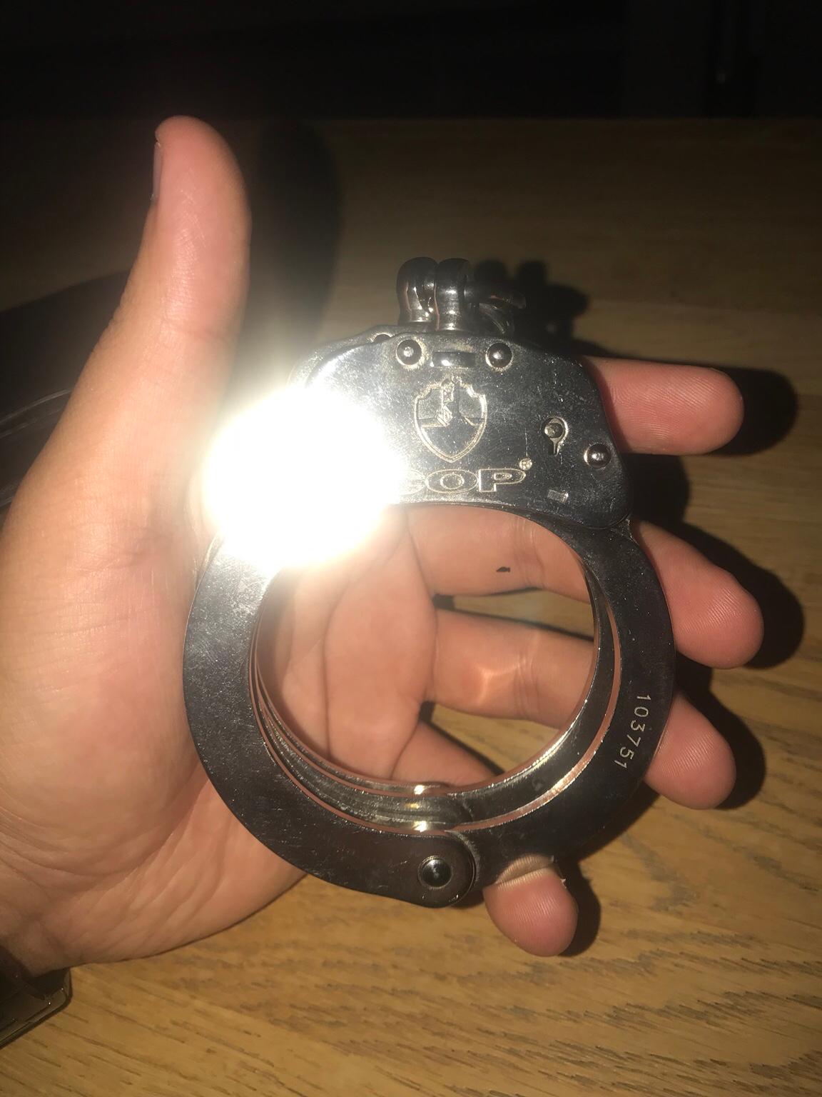 Handschellen in 81539 München für 20,00 € zum Verkauf | Shpock DE