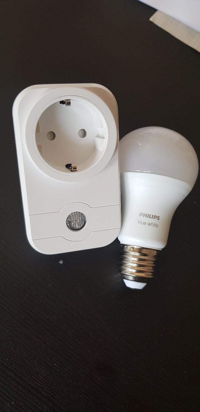 Hue Philips Glühbirne plus Funk Steckdose in 71642 Landkreis ...